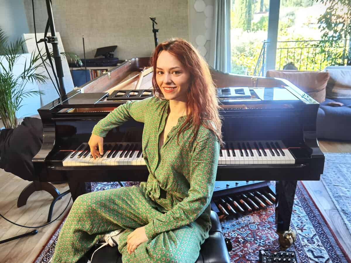 Deux albums et un concert pour Sarah Coponat - Le Var et Vous